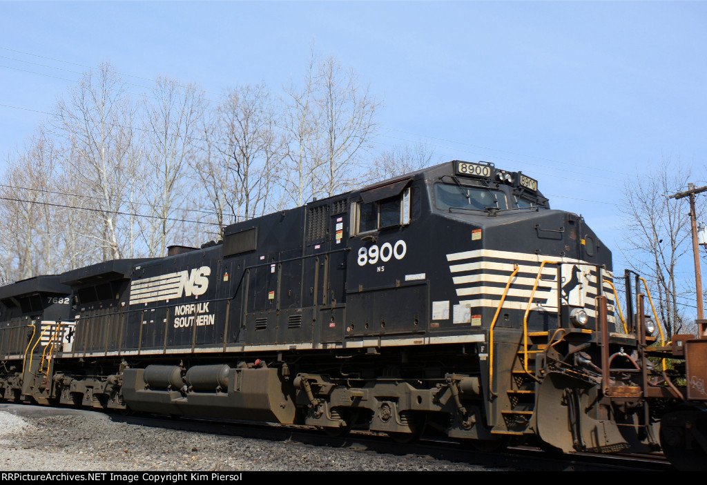 NS 8900